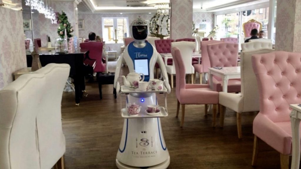 Robot Waitress First in UK to Serve Customers | YNUKtv
