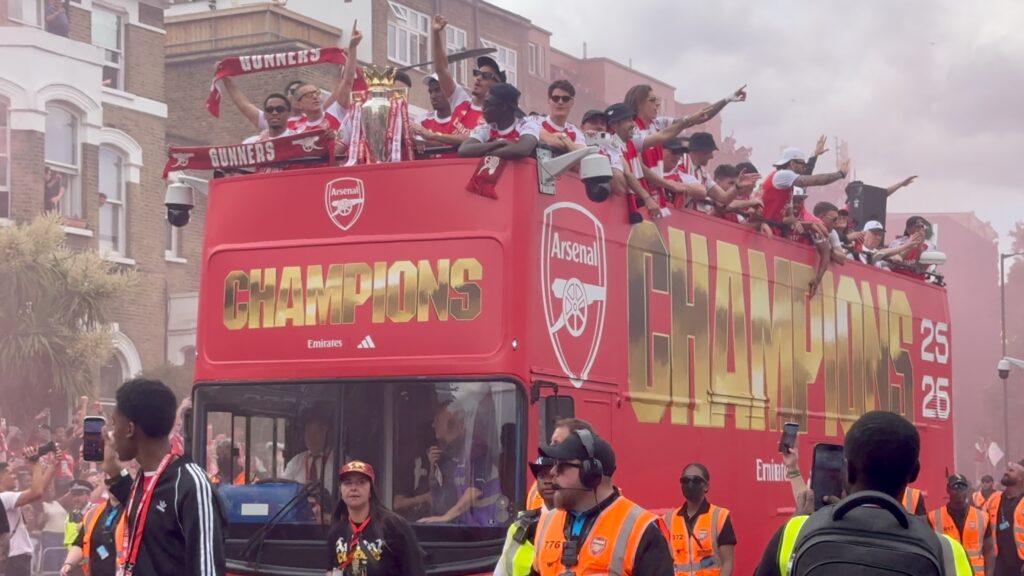 North London turns Red for London | YNUKtv