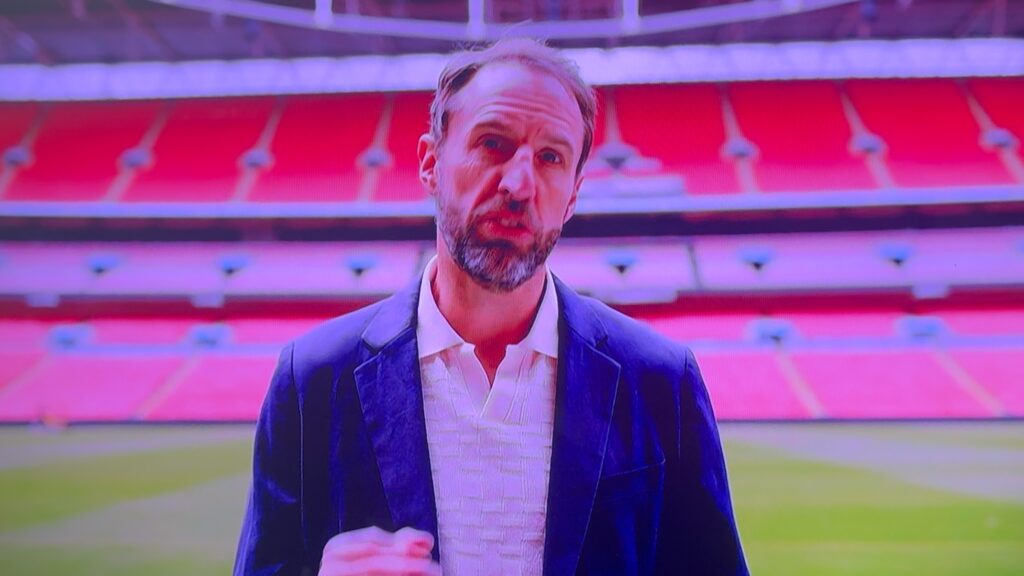 Gareth Southgate connects with youth | YNUKtv
